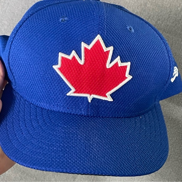 Accessories | Toronto Blue Jays Hat Maple Leaf Logo Used | Poshmark